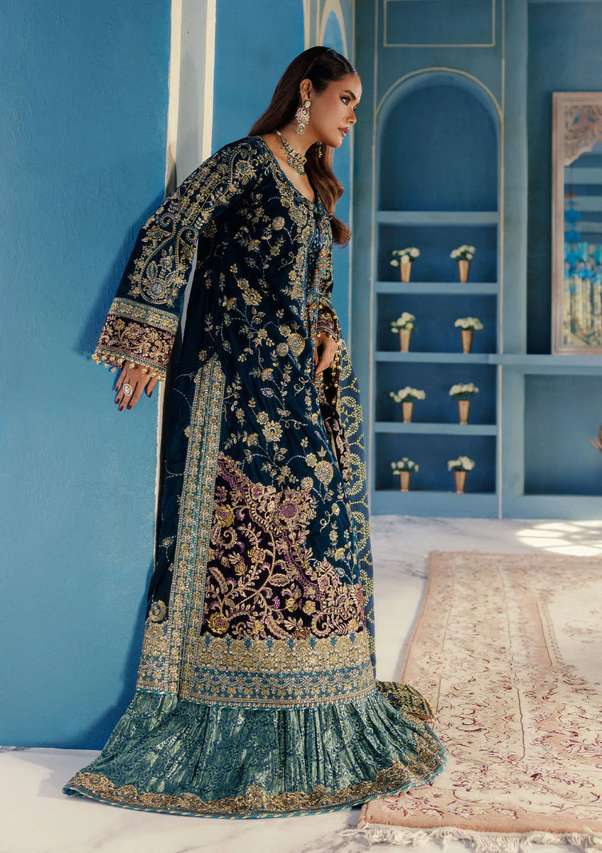 Aik Aitler Embroidered Velvet Suit UDAIPUR - LOOK 08 – Babus Clothing
